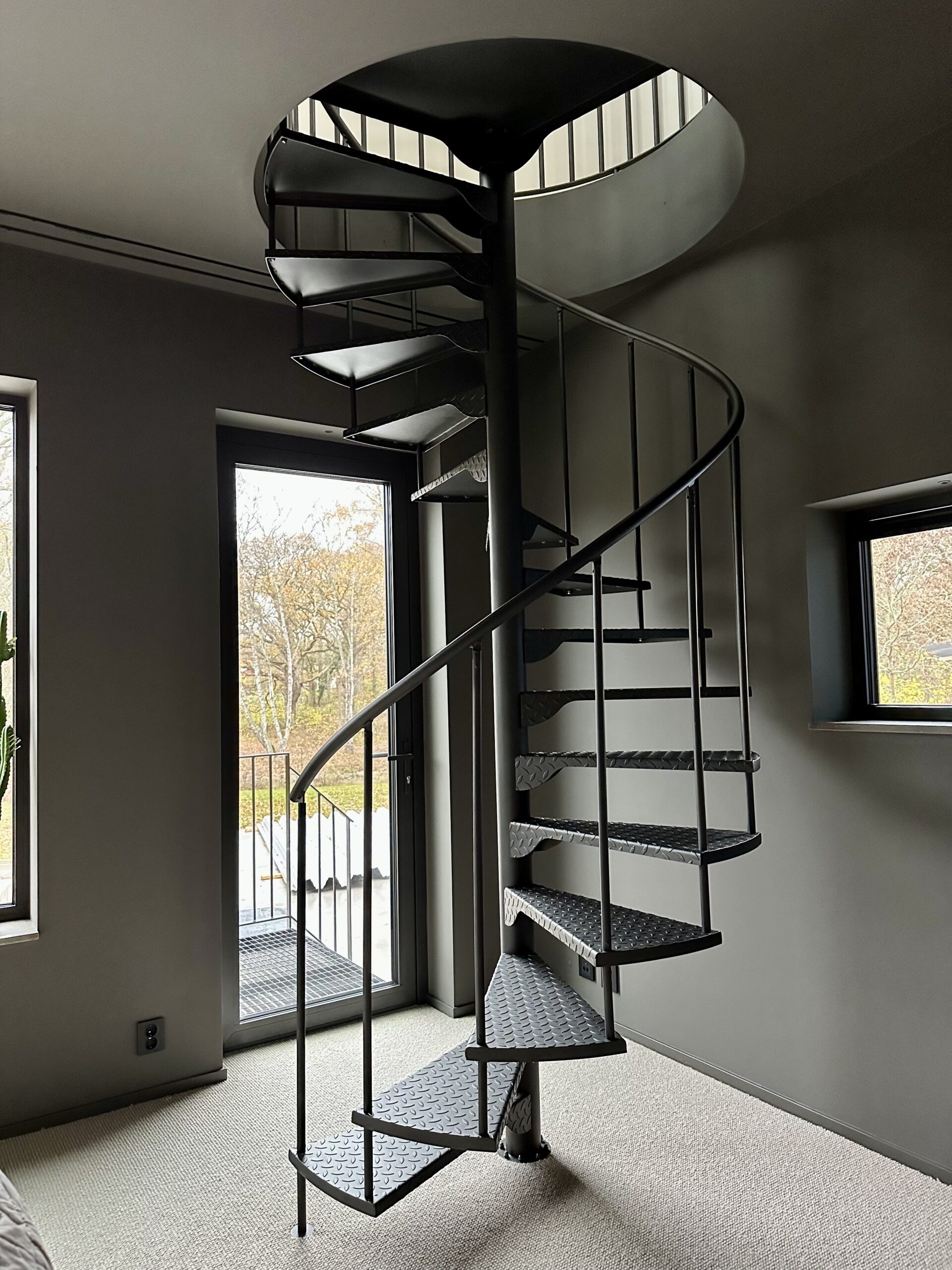 Trappräcken i smide i Göteborg | Skräddarsydda Designlösningar